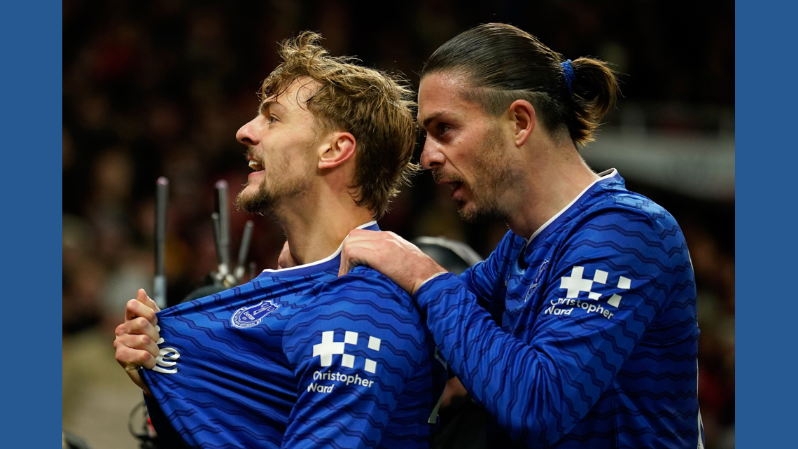 10-man Everton beats Man United 1-0 despite Gueye's red card for ...