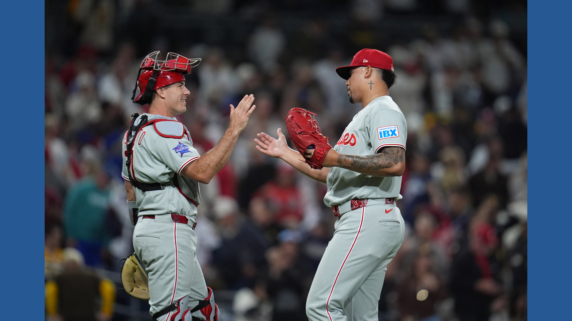 Phillies catcher J.T. Realmuto exits game vs. Dodgers with left wrist ...