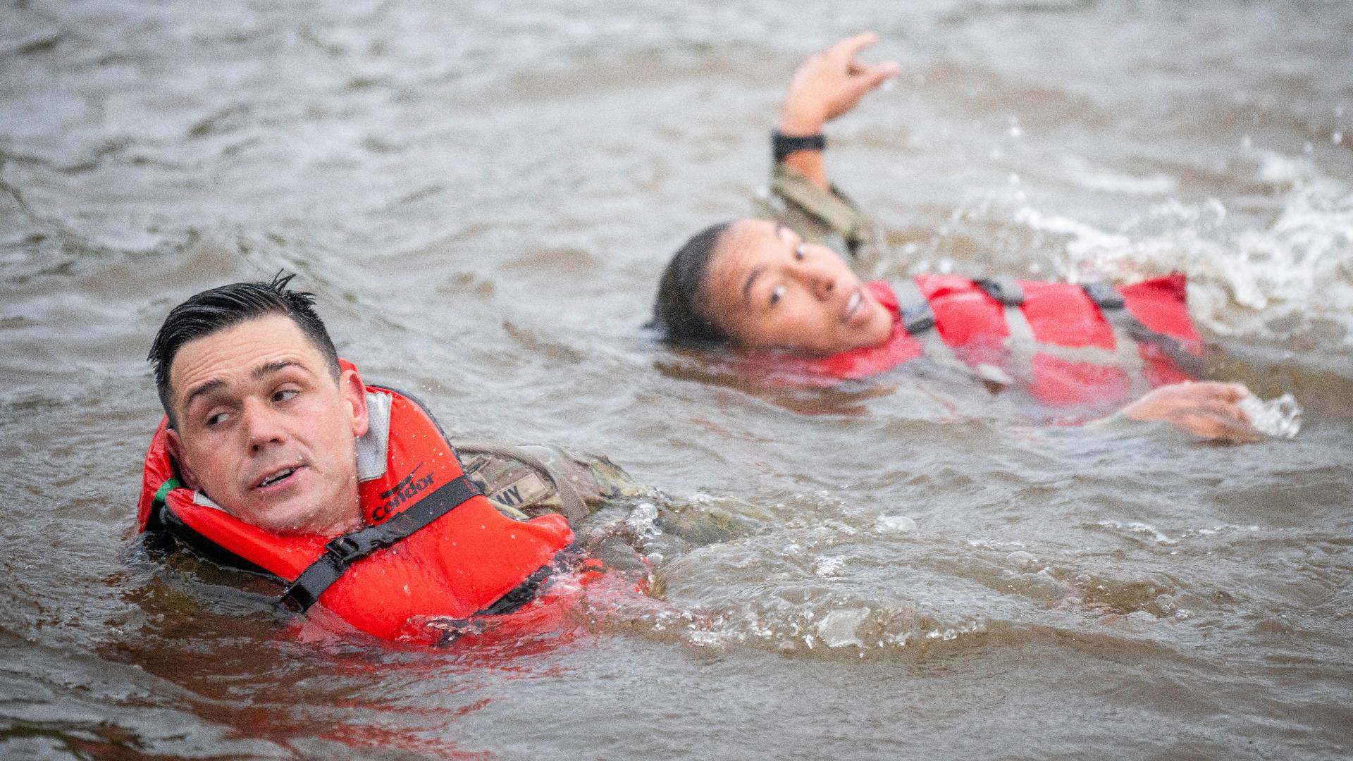 Grueling Army Ranger contest includes female competitor for first time ...