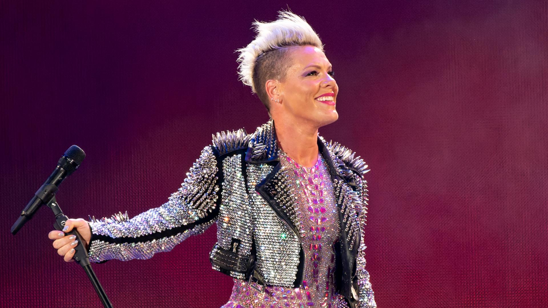 Singer Pink spends New Year's Eve in hospital | kiiitv.com