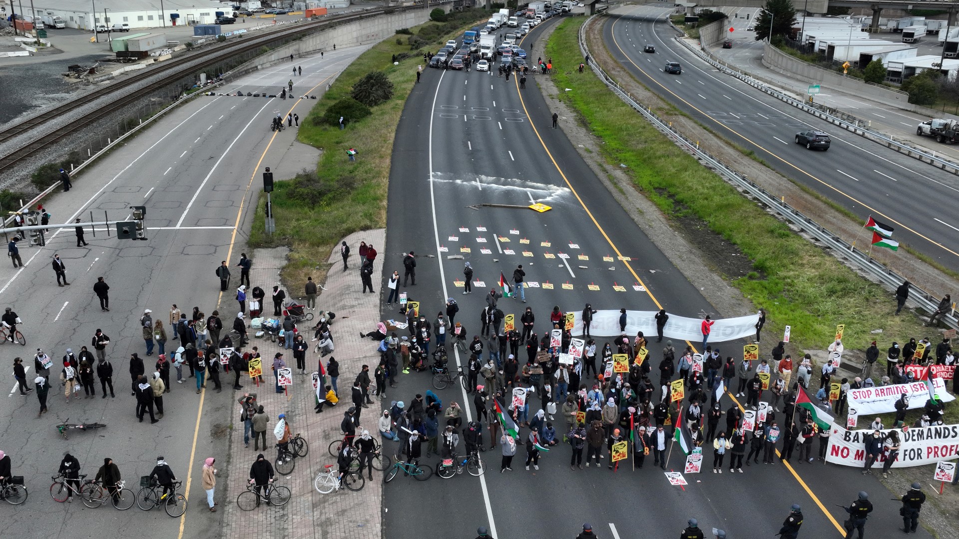 Golden Gate Bridge shut down over pro-Palestinian protest | kiiitv.com