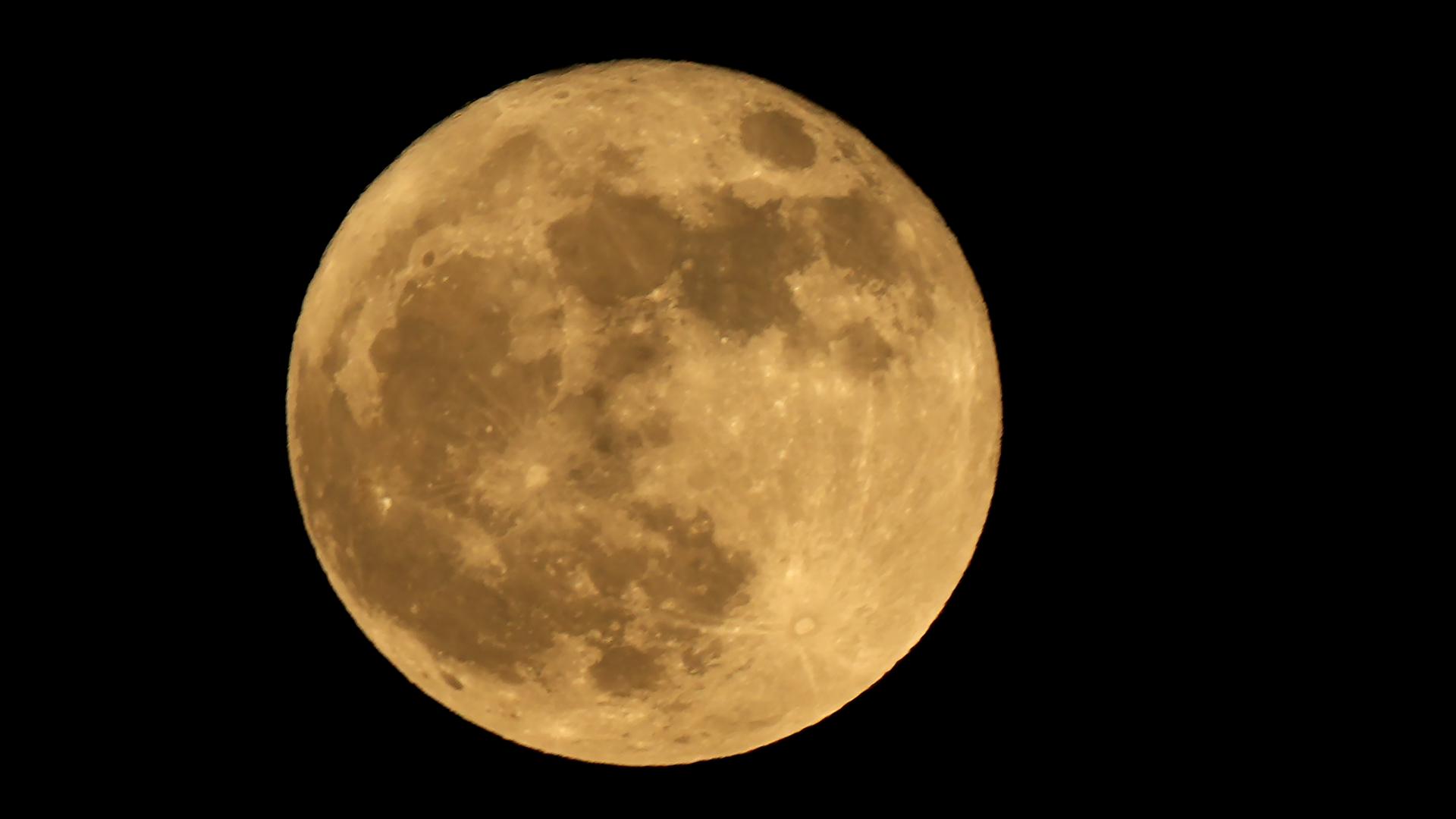 Strawberry moon 2025: When to watch June's full moon | kiiitv.com