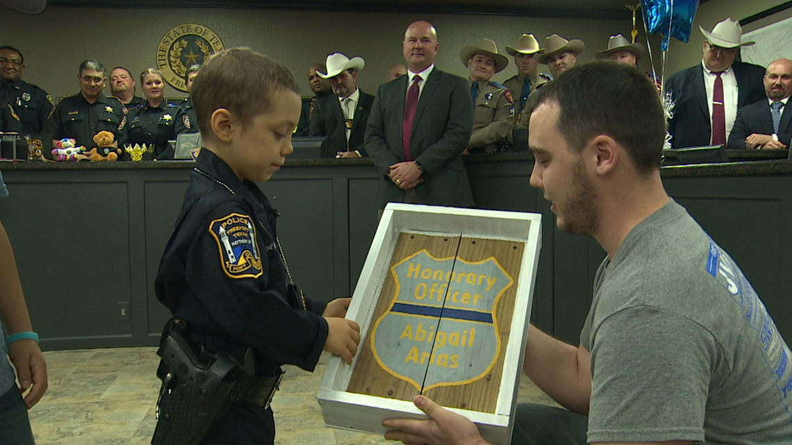 Freeport police make 6-year-old cancer patient's dream come true ...