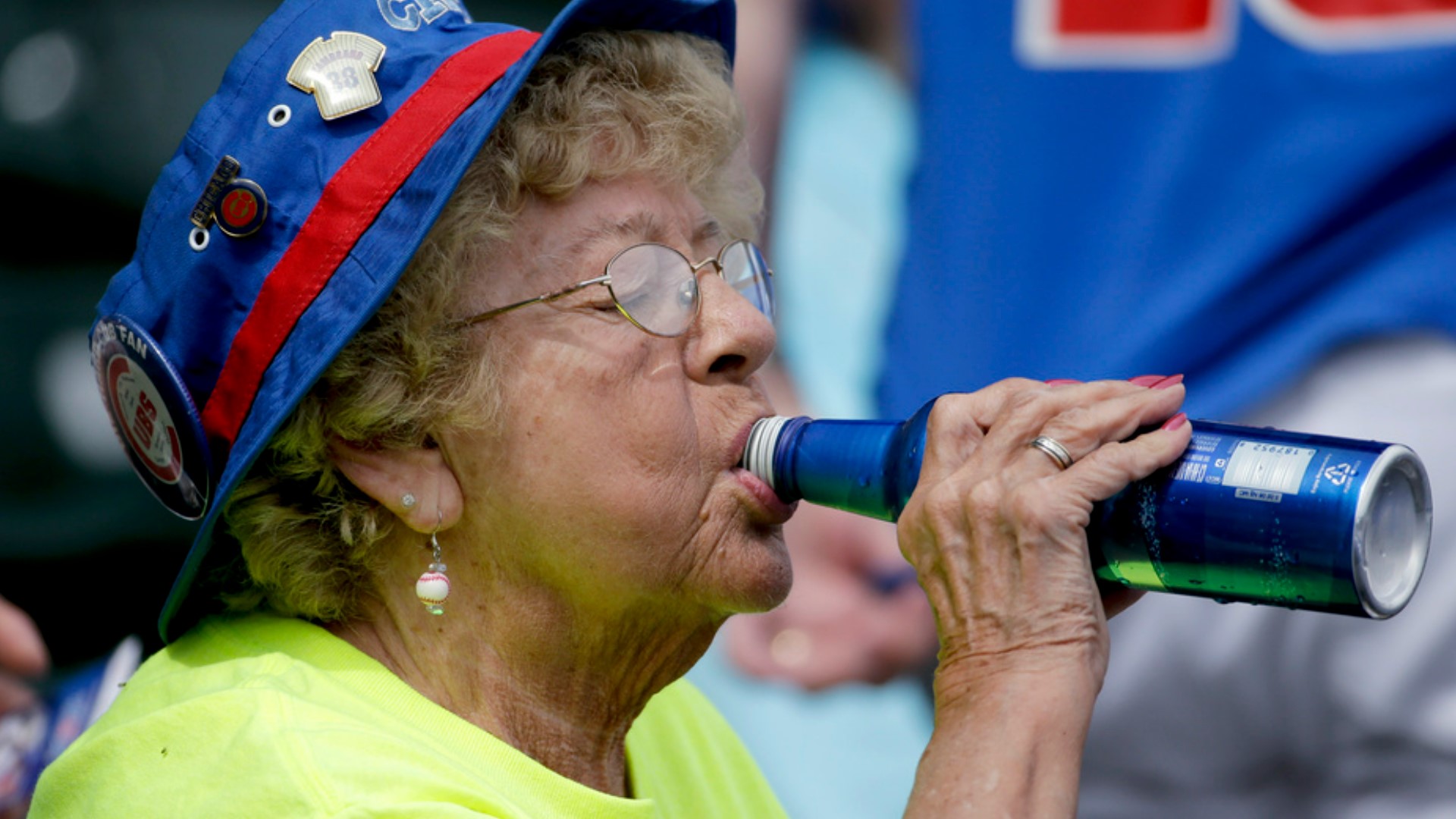 Astros extend beer, liquor, food sales through the 9th inning | kiiitv.com
