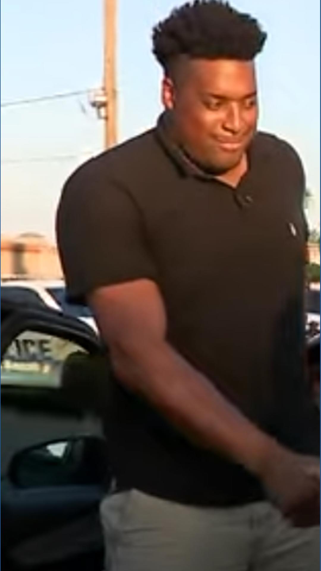 Meet the 7-foot-tall Kemah, Texas police officer | kiiitv.com