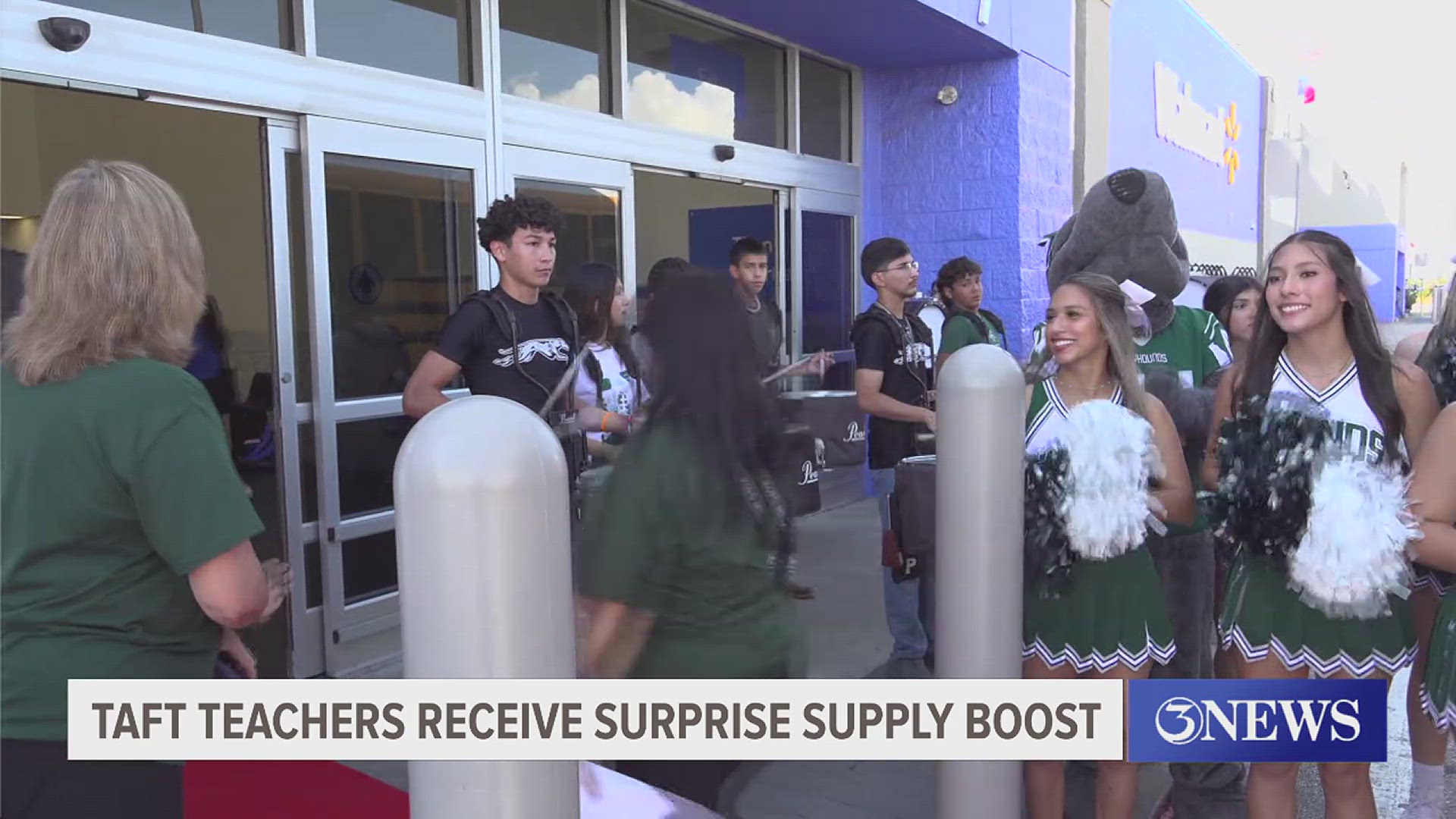 Taft ISD surprises teachers and staff with a back-to-school shopping ...