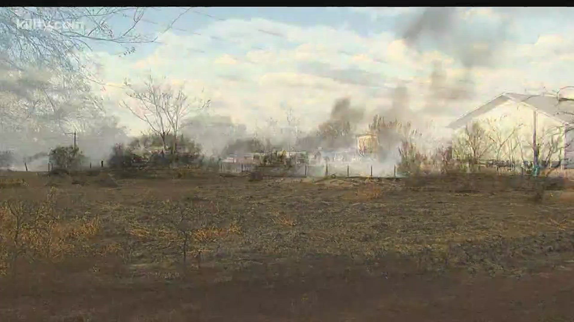 Massive brush fire destroys two trailers and threatens several homes ...