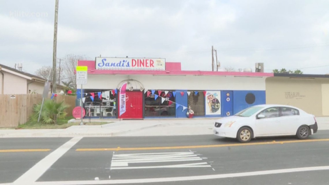 Sandi's Diner celebrates end of Ayers, Santa Fe construction | kiiitv.com