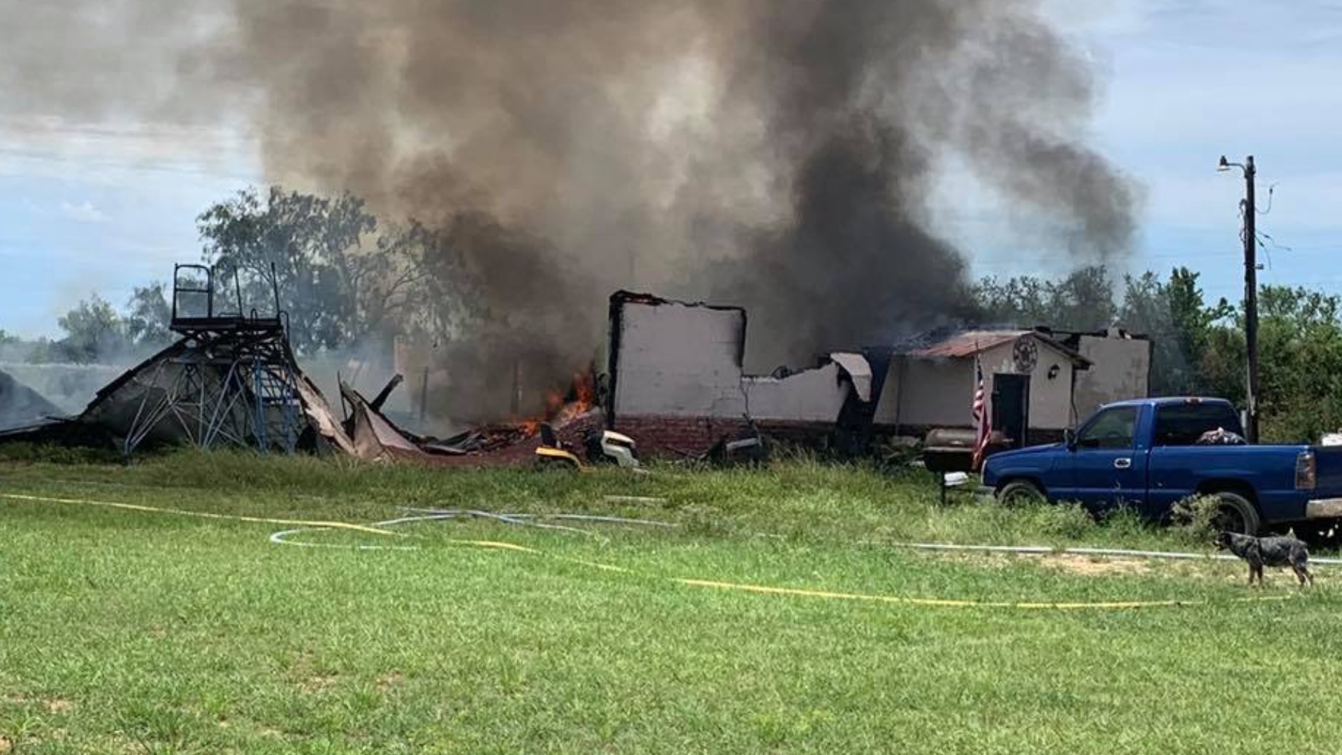 Several agencies respond to large fire in Jim Wells County | kiiitv.com