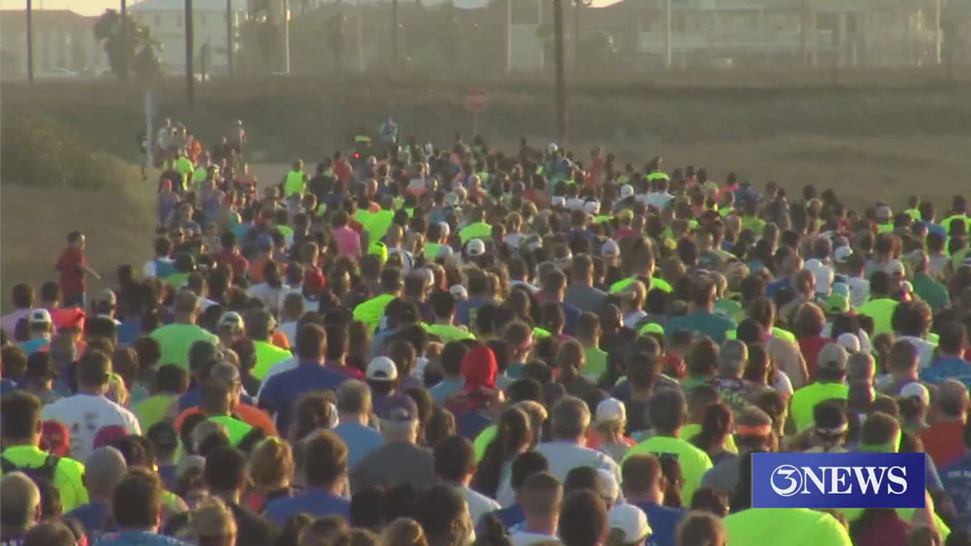 Medical experts urge Beach to Bay runners to hydrate | kiiitv.com