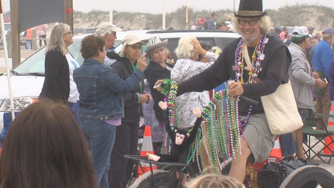 2019 Barefoot Mardi Gras Parade | kiiitv.com