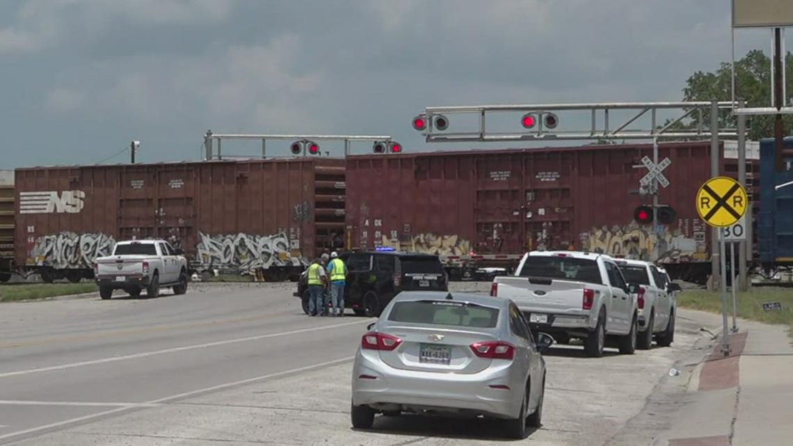 One confirmed dead in fatal Sinton train crash | kiiitv.com