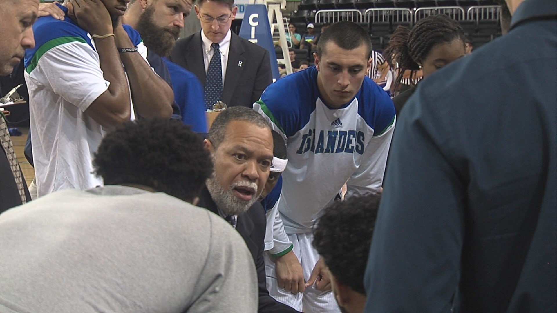 TAMU-CC basketball coach retires | kiiitv.com