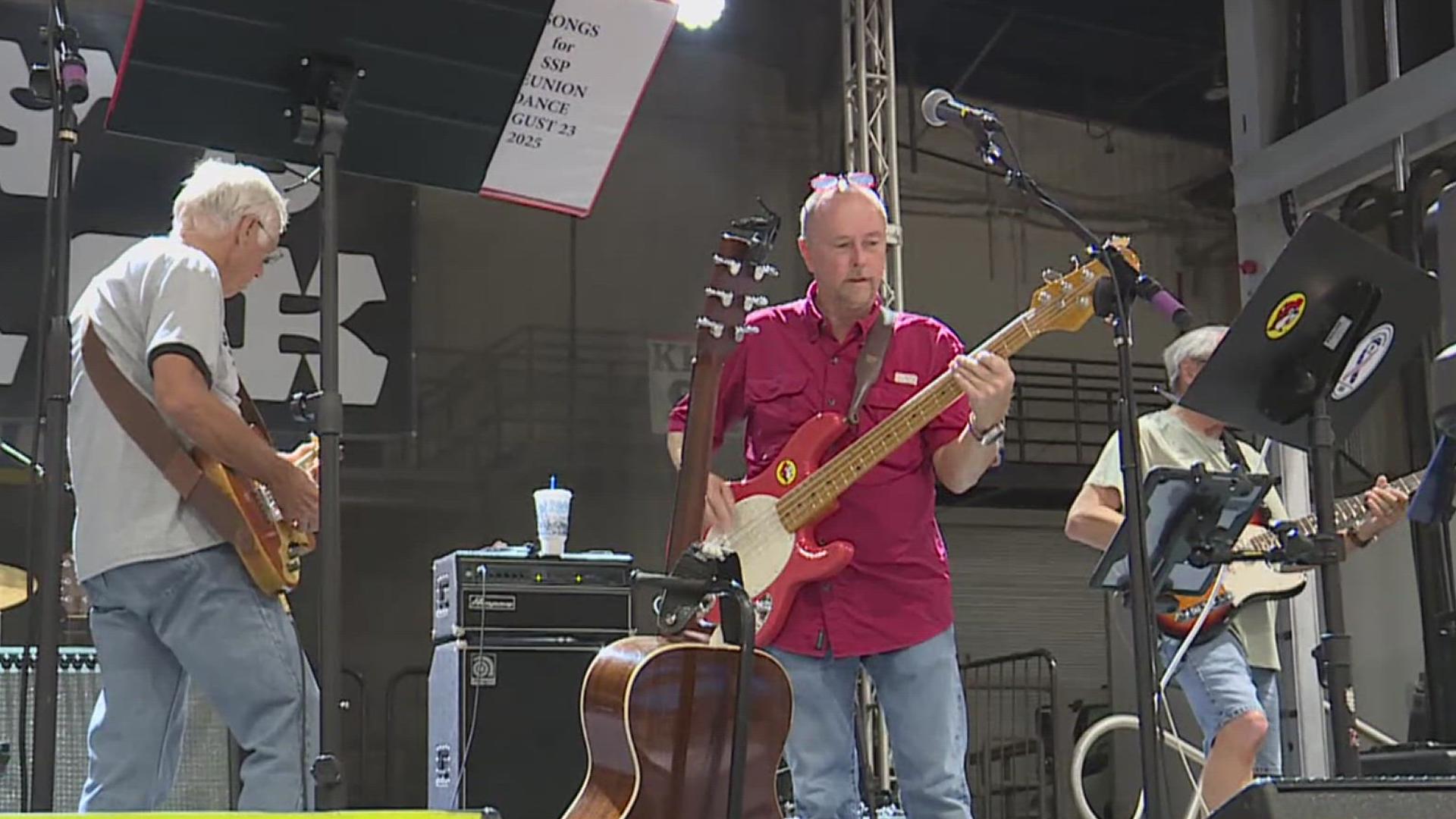 After 54 years, Sandy’s Six Pack prepares for last performance | kiiitv.com