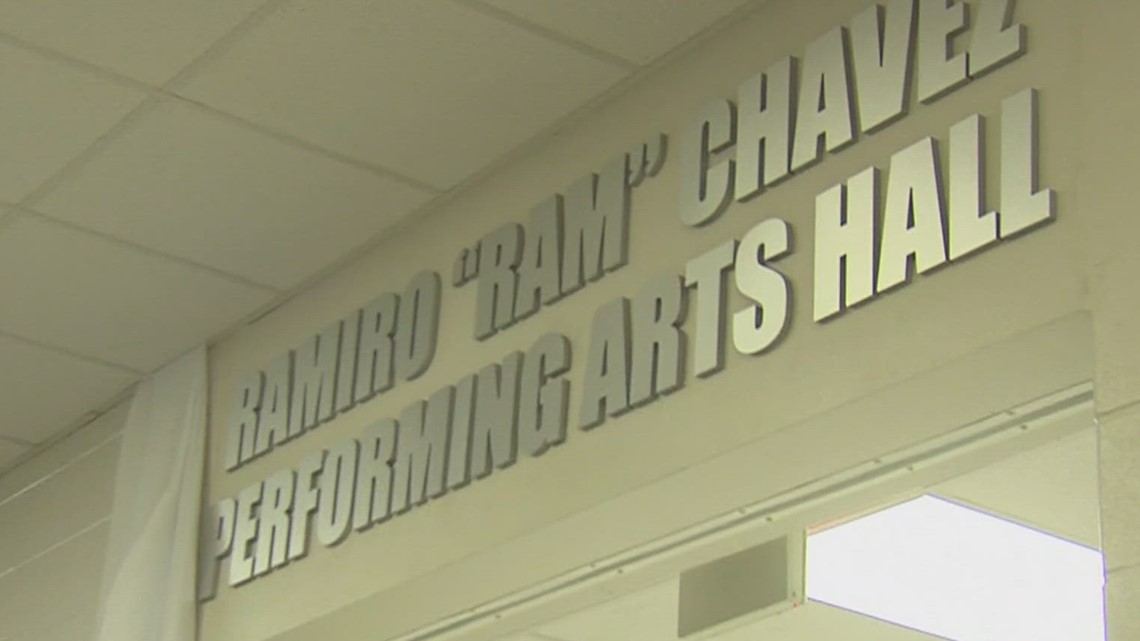 VMHS dedicates performance hall to Ram Chavez | kiiitv.com