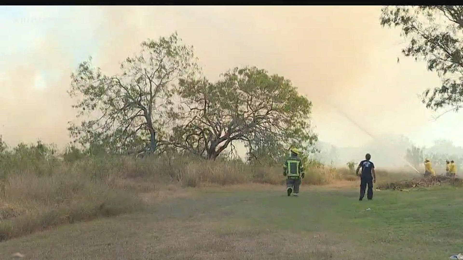 Fire in abandoned Pharaoh Valley golf course threatens homes | kiiitv.com