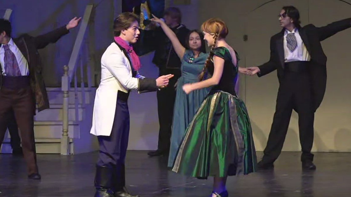 Sneak peek at Frozen JR. at Harbor Playhouse | kiiitv.com