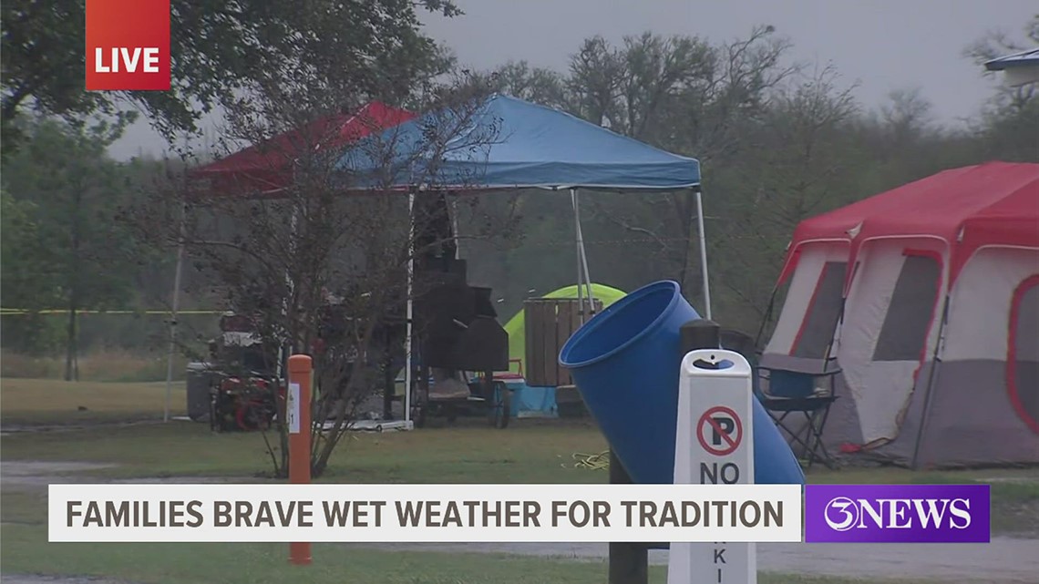 Families brave wet weather, gear up at Labonte Park as Easter weekend ...