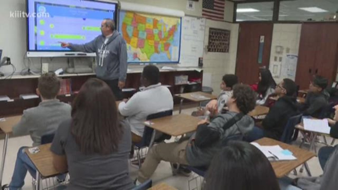 Kaffie Middle School prepares for Share Your Christmas | kiiitv.com