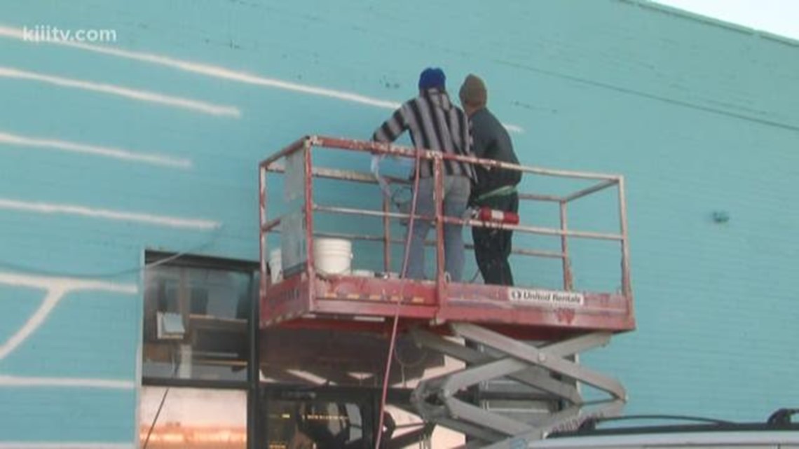 Artists start work on mural at Corpus Christi Trade Center | kiiitv.com