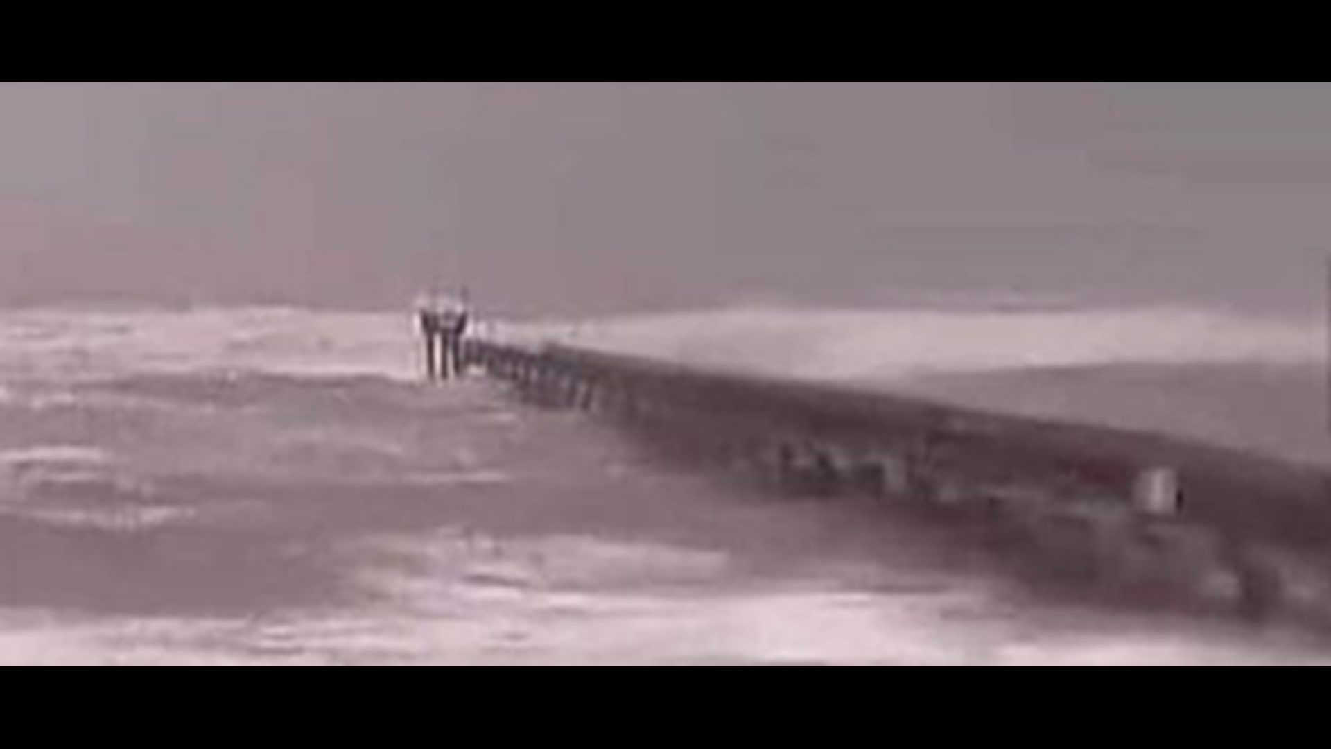 The back end of Bob Hall Pier collapses as Hurricane Hanna approaches ...