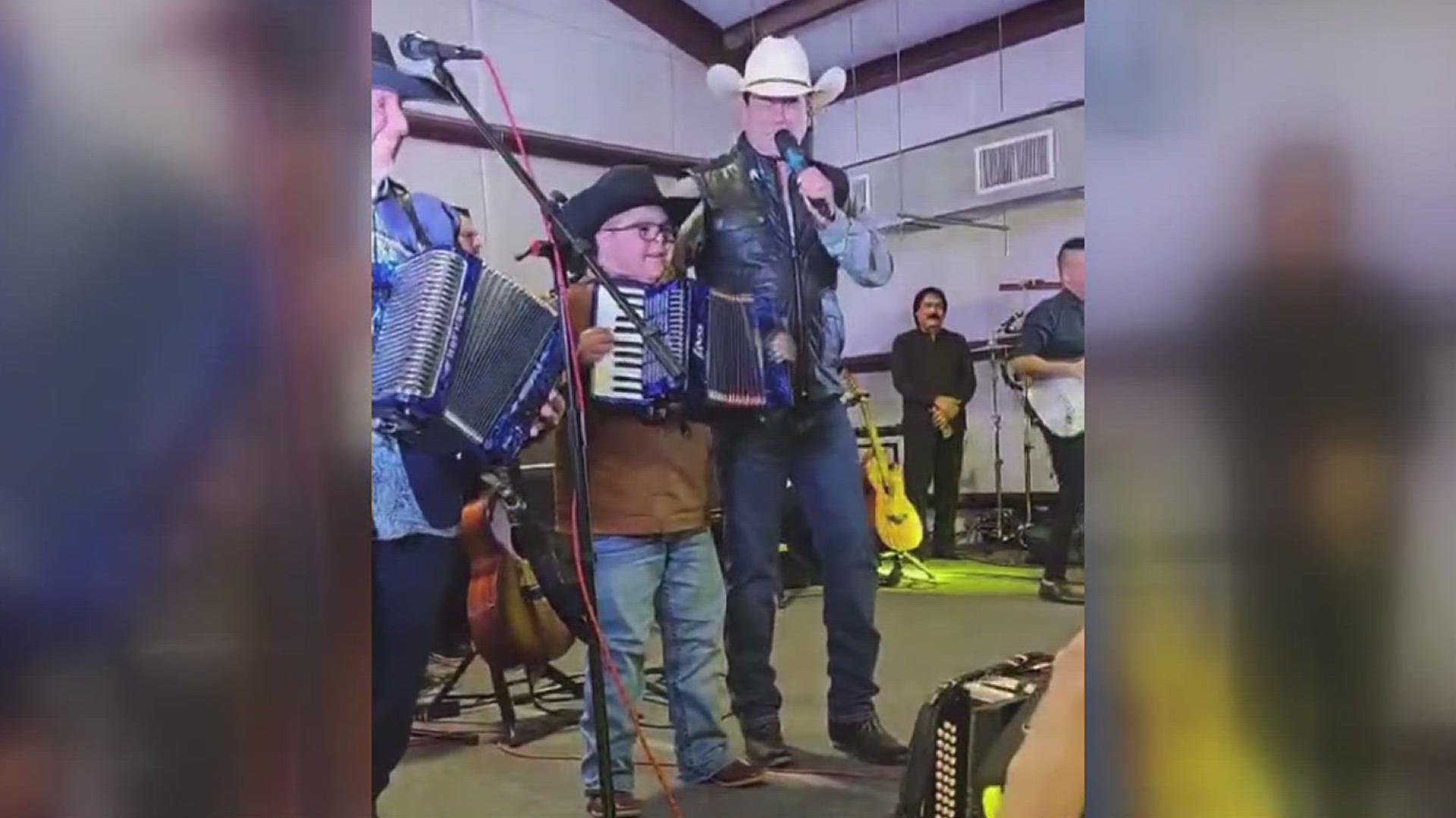 Fifth grader from Alice shares stage with Bobby Pulido at Tejano Roots ...