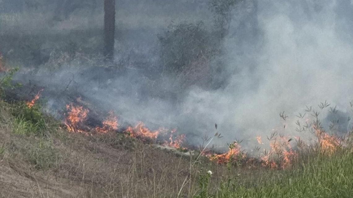 Brush fire burns in San Patricio County, south of Sinton, amid burn ban ...