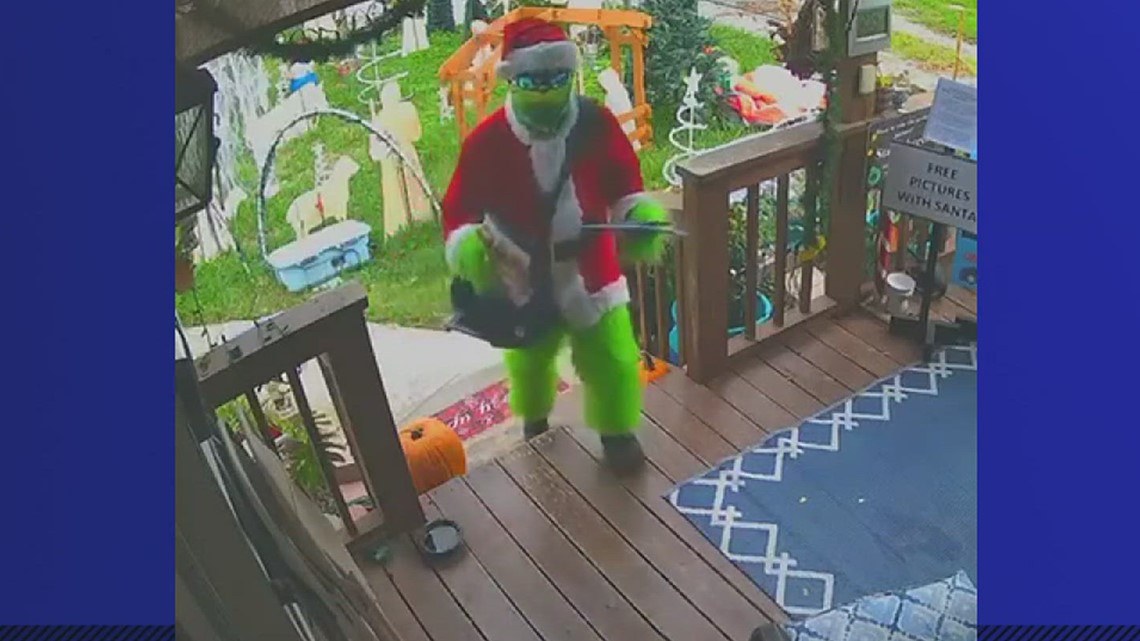 Grinch postal worker spotted delivering mail in Corpus Christi | kiiitv.com