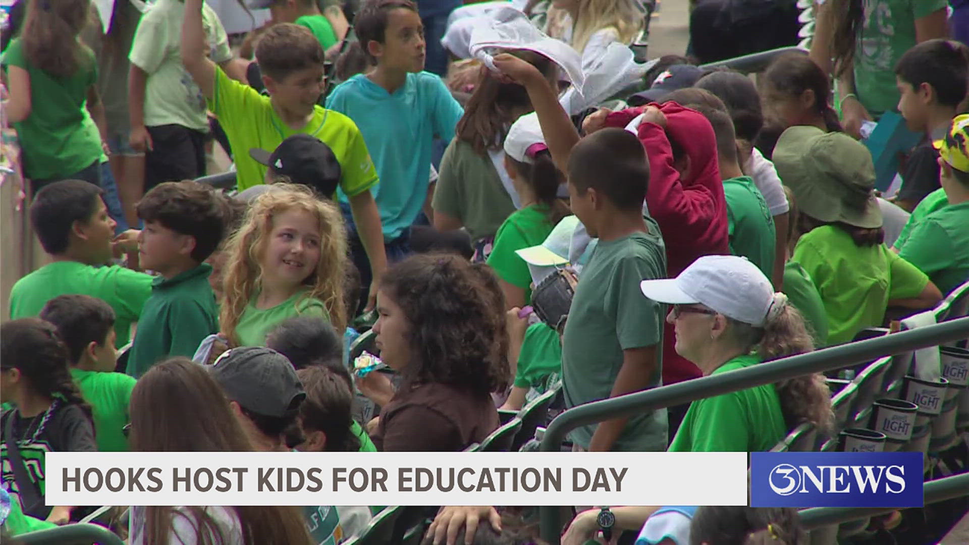 Hooks host Coastal Bend kids on Education Day | kiiitv.com