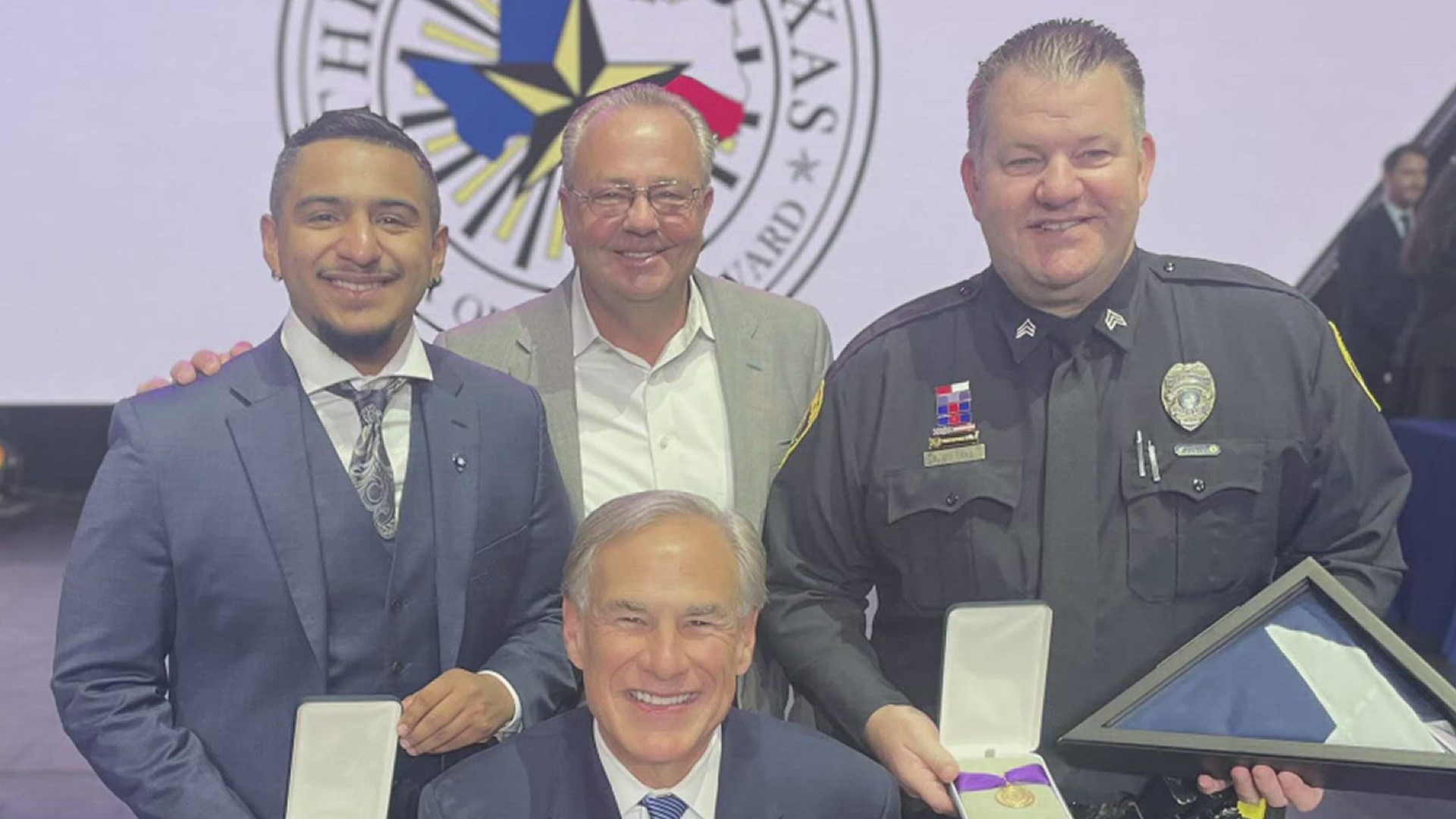 Governor hands out Star of Texas award to 2 CCPD officers | kiiitv.com