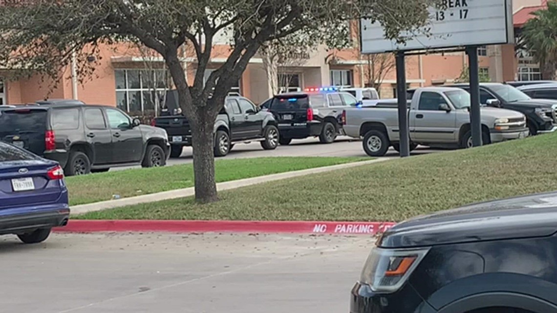 Police respond to reports of a gun at H.M. King in Kingsville | kiiitv.com