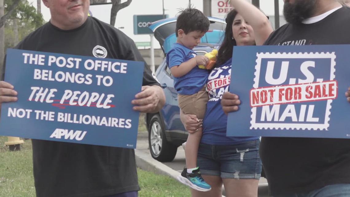 Postal workers protest privatization of USPS near SPID | kiiitv.com