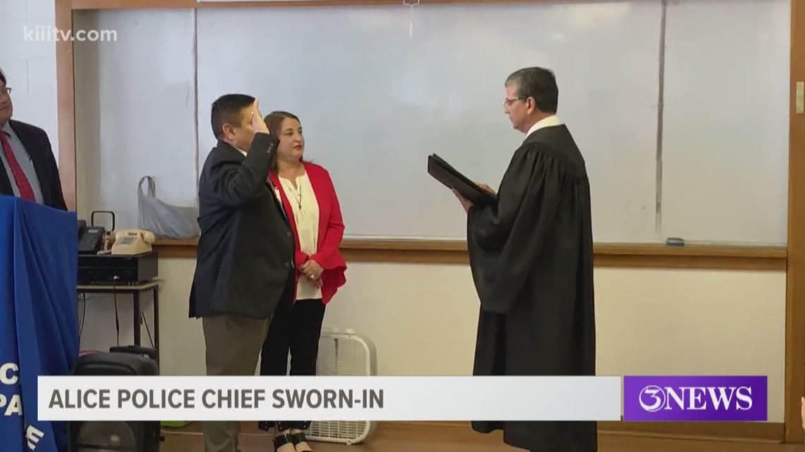 Swearing in ceremony held for new Alice police chief | kiiitv.com