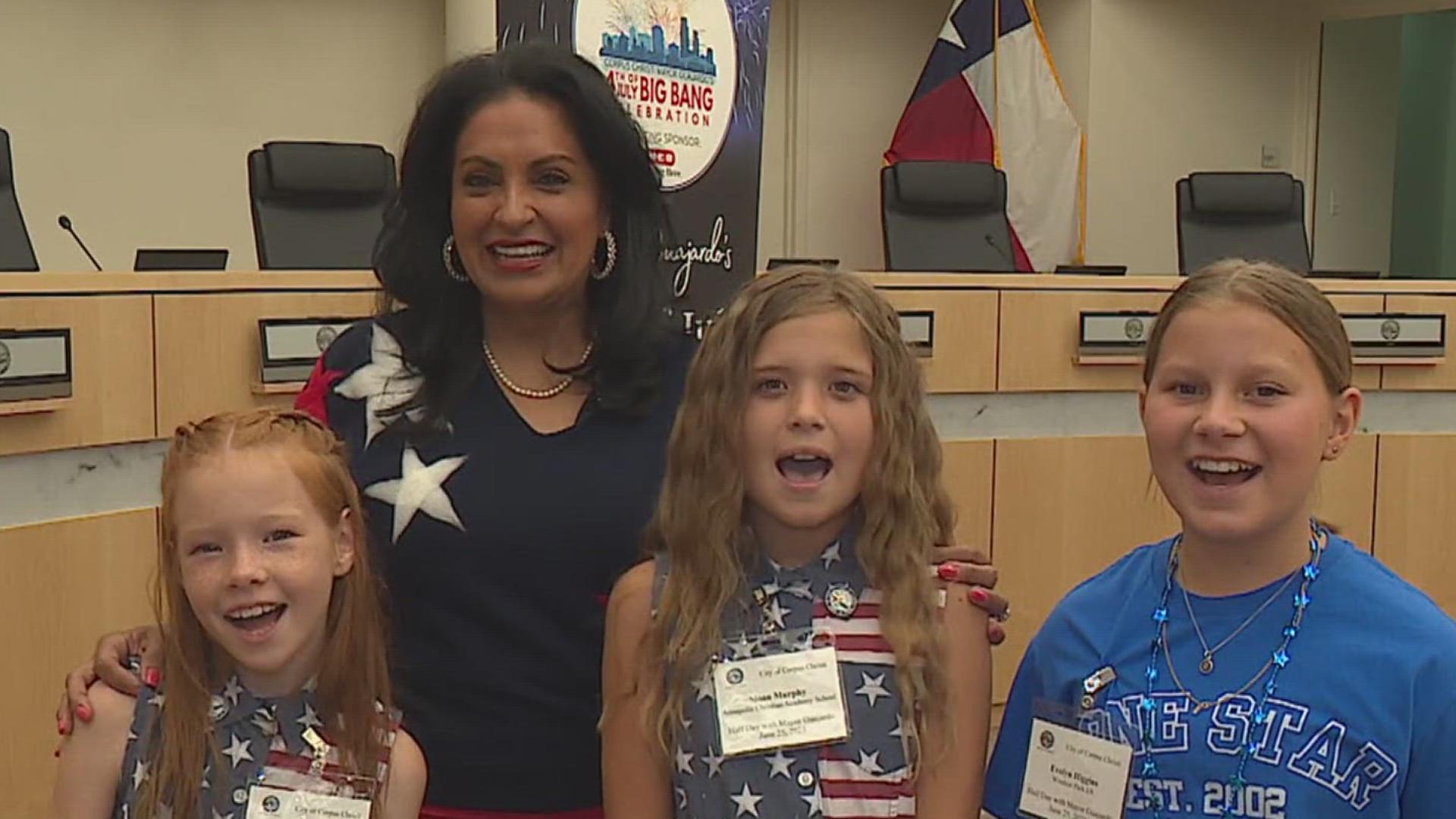 Lady 'Cats 3-peat as state softball champs | kiiitv.com