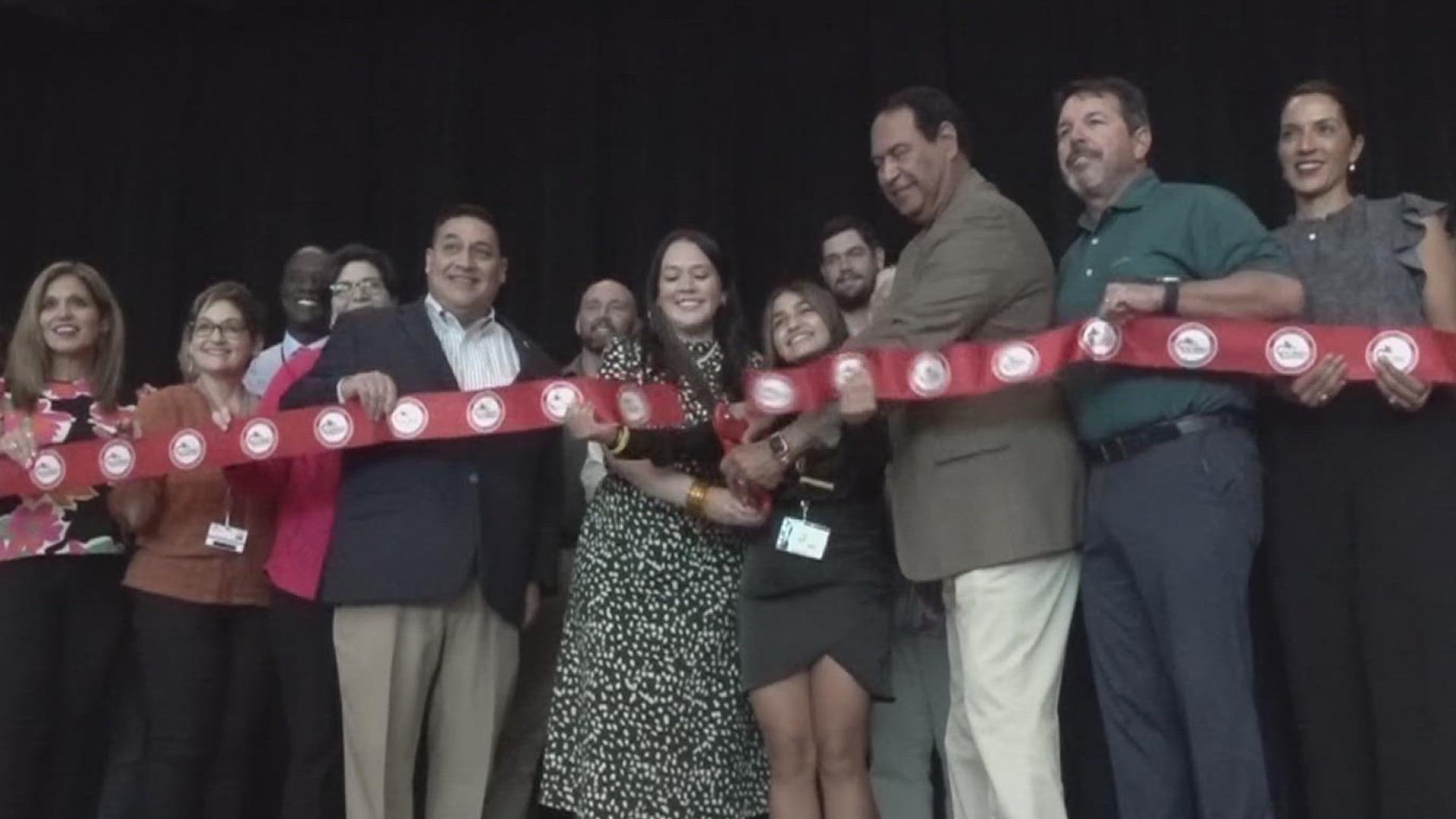 CCISD opens Lexington Middle School with Southside ribbon cutting ...