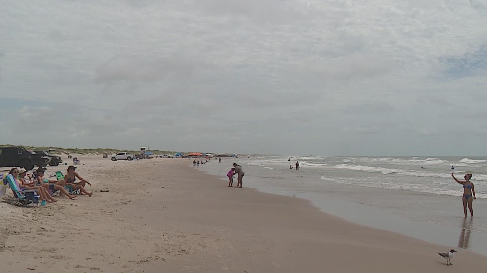 Families celebrate Fourth of July early at Texas beaches | kiiitv.com