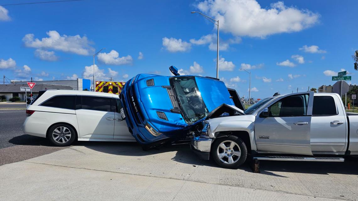 One injured in 3-vehicle accident | kiiitv.com