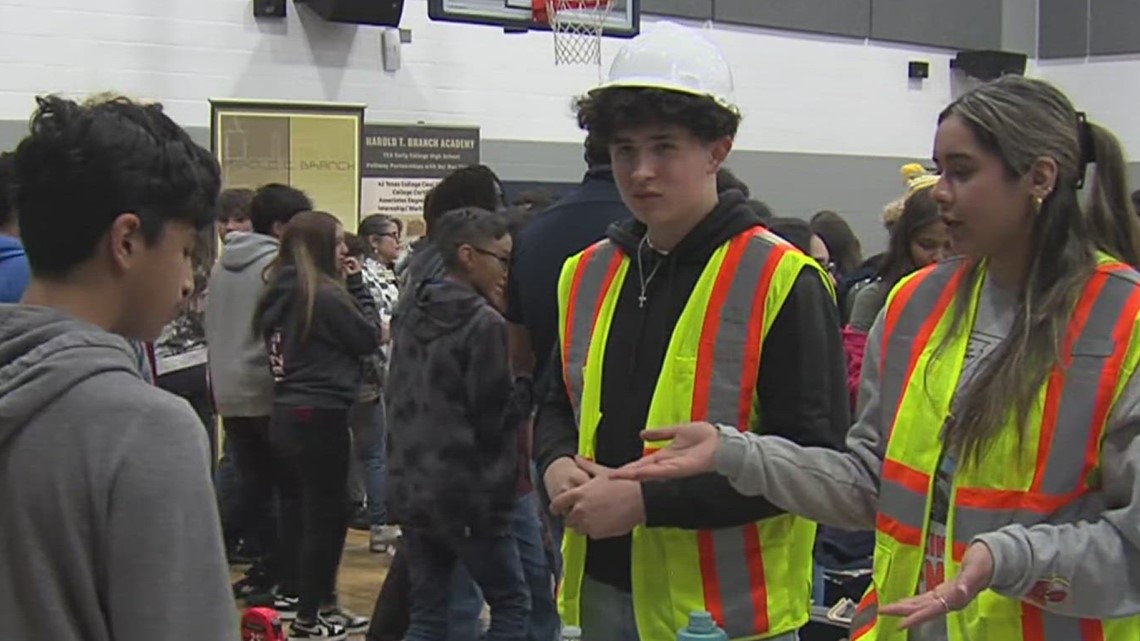 New CCISD program will pair students with role models | kiiitv.com