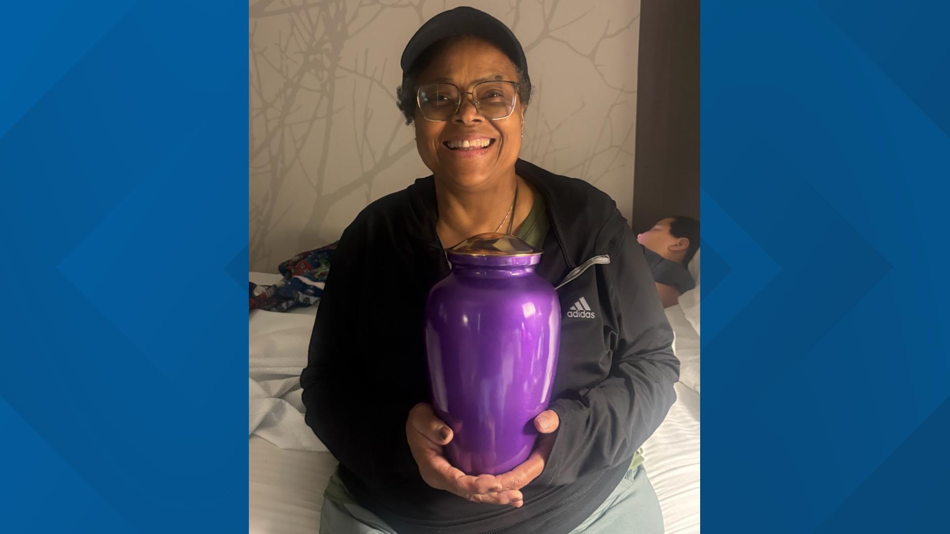 Sinton native recovers sister's ashes after mother's house burns in ...