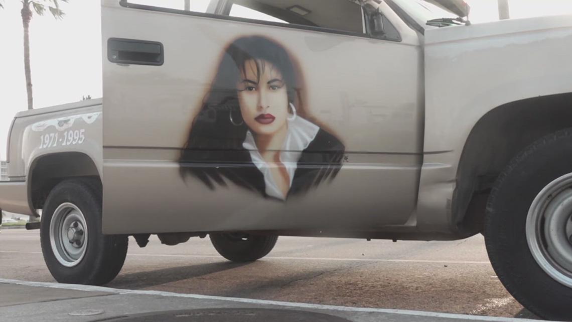 Selena fans gather for anniversary memorial in remembrance | kiiitv.com