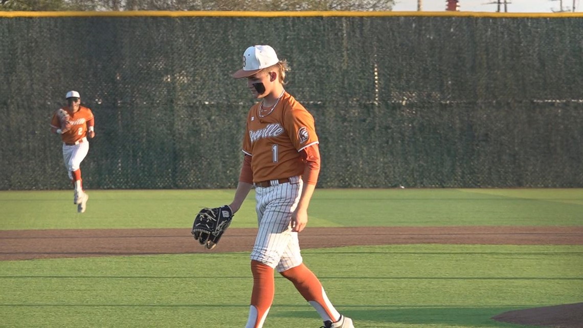 On the Diamond 4/2: Beeville Jones baseball stays tied atop standings ...