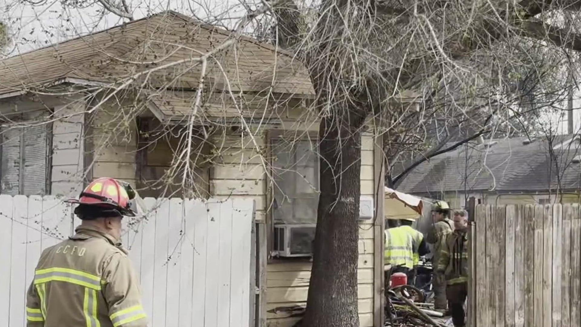 Fire destroys trailer near Agnes Street in Corpus Christi | kiiitv.com