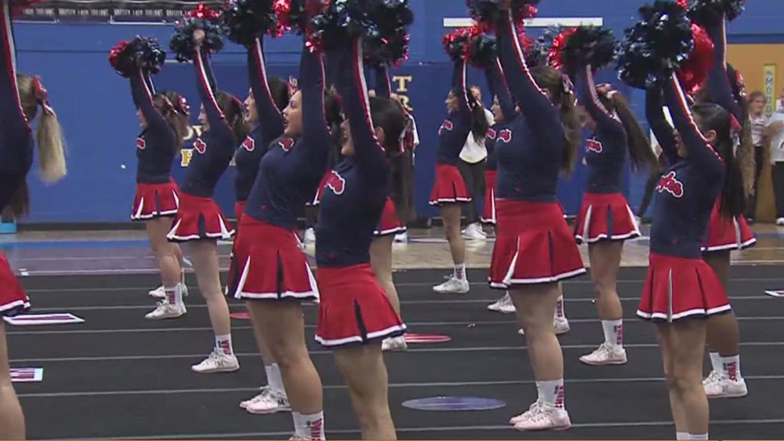 Spirit showcase at CCISD highlights holiday spirit | kiiitv.com