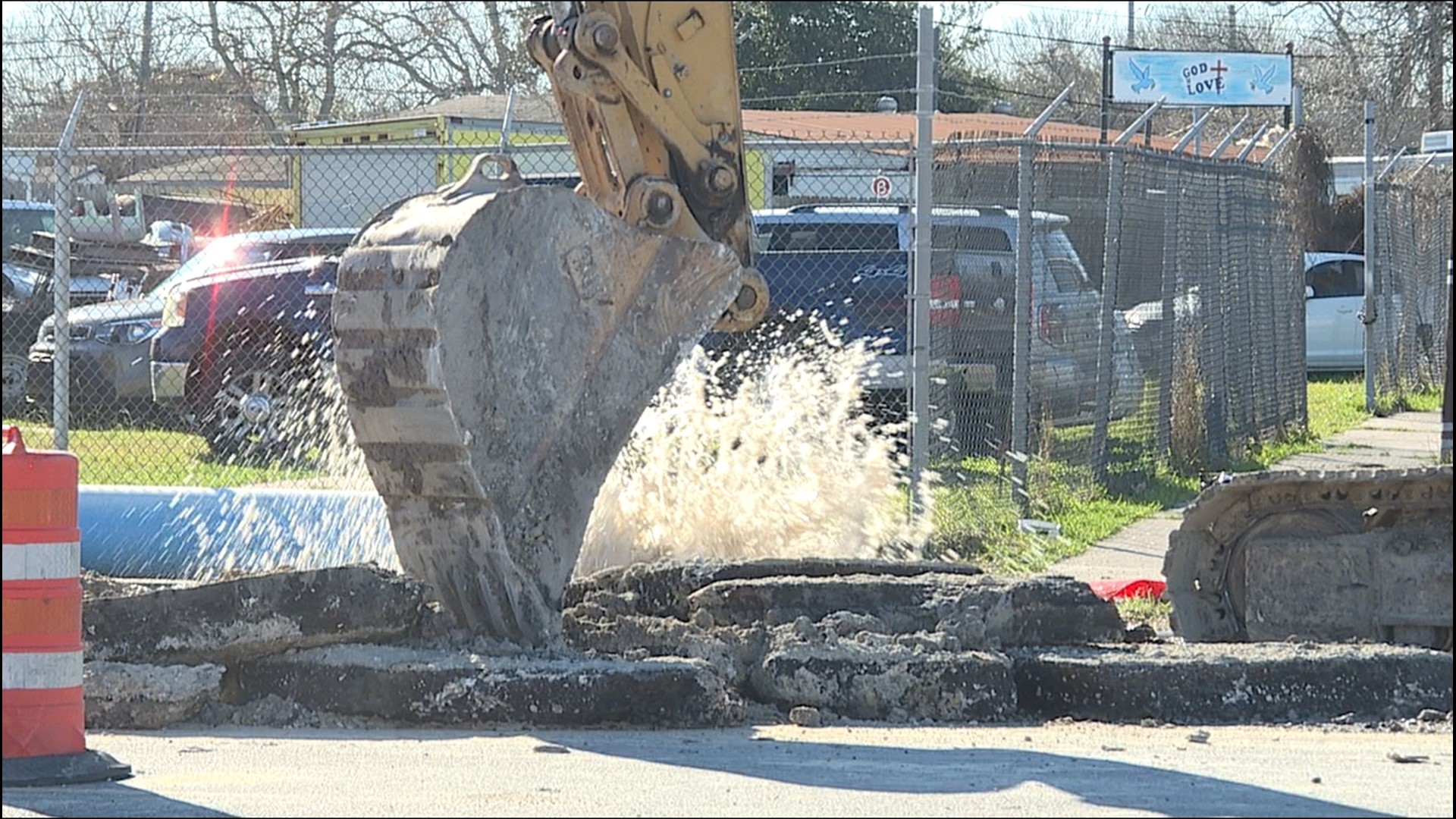 Roadwork crews cause gas leak on South Port Avenue | kiiitv.com