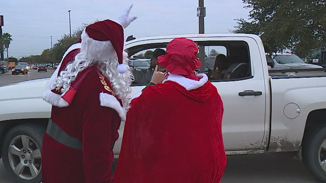 Port of Corpus Christi gives away 200 Christmas trees | kiiitv.com
