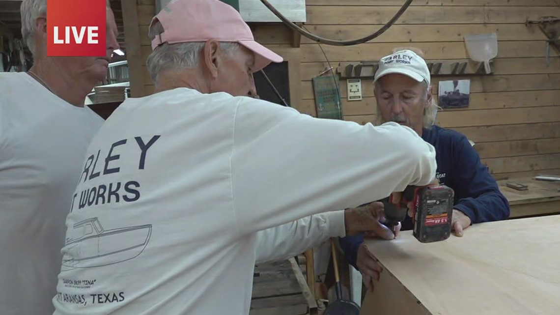 Watch Farley Boat Works assemble a boat in under 2 hours | kiiitv.com