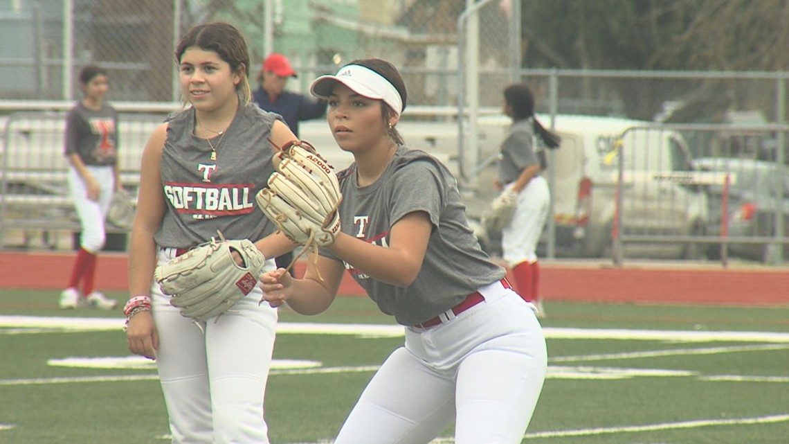 Ray softball turning to new coach, fresh faces | kiiitv.com
