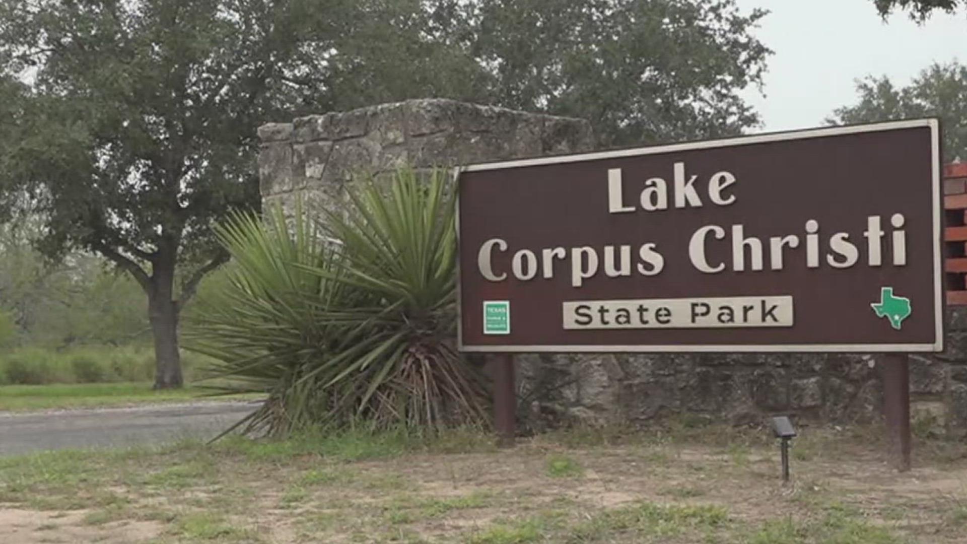 Holiday light drive-thru returns at Lake Corpus Christi | kiiitv.com