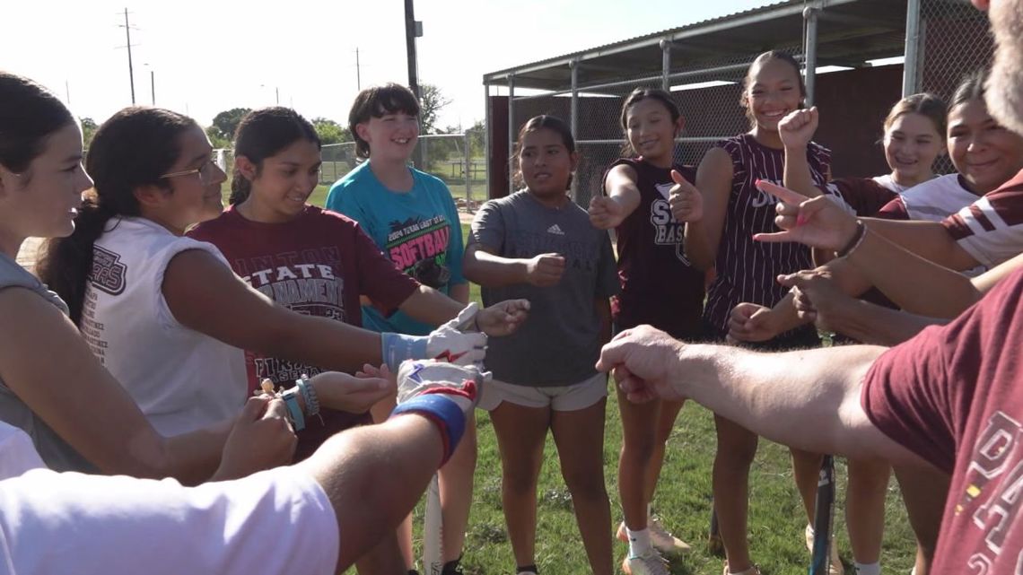 Sinton Junior League softball off to regional in New Mexico | kiiitv.com