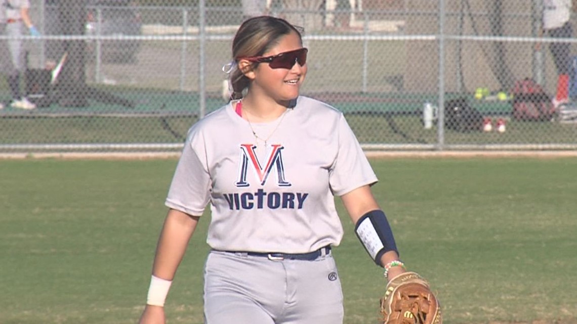 Veterans Memorial softball one of the favorites in 29-5A | kiiitv.com